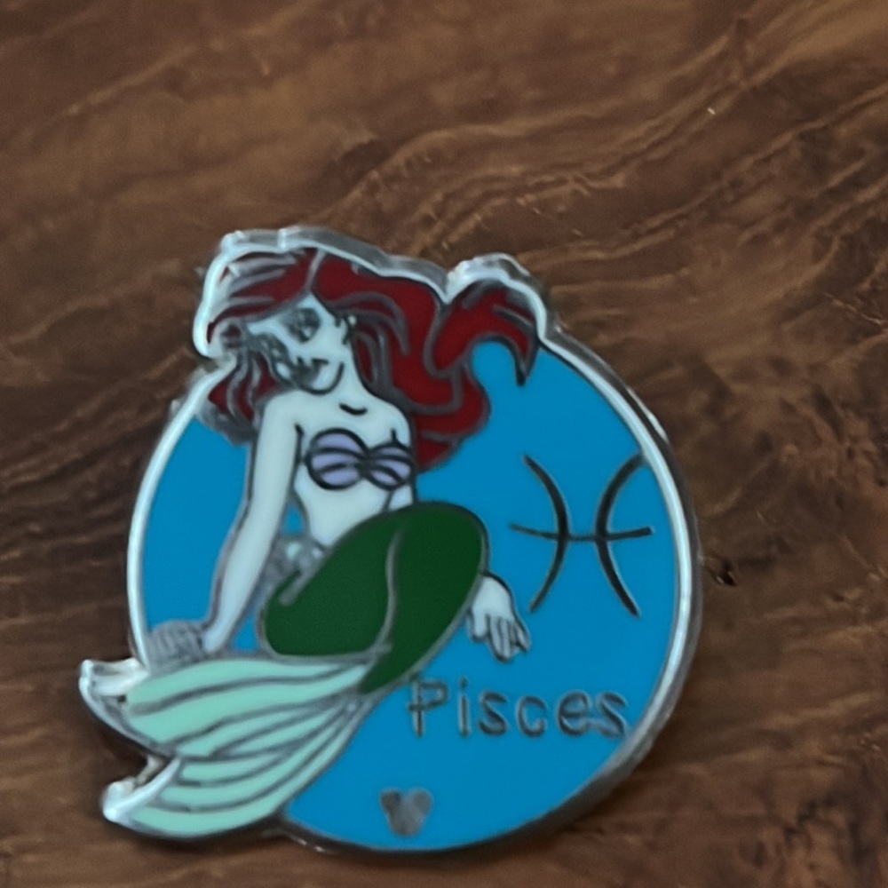 Set Of Three Disney Collectible Trading Pins, Great F… - Gem